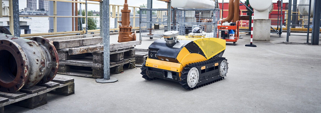 راهکار رباتیک برای پتروشیمی - سپید داینامیک